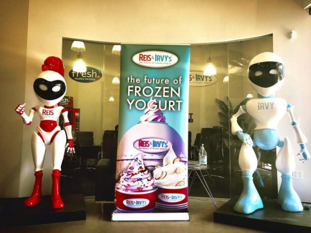 The Reis & Irvy's Unveils “Froyo Robot, The First Fully Automated ...